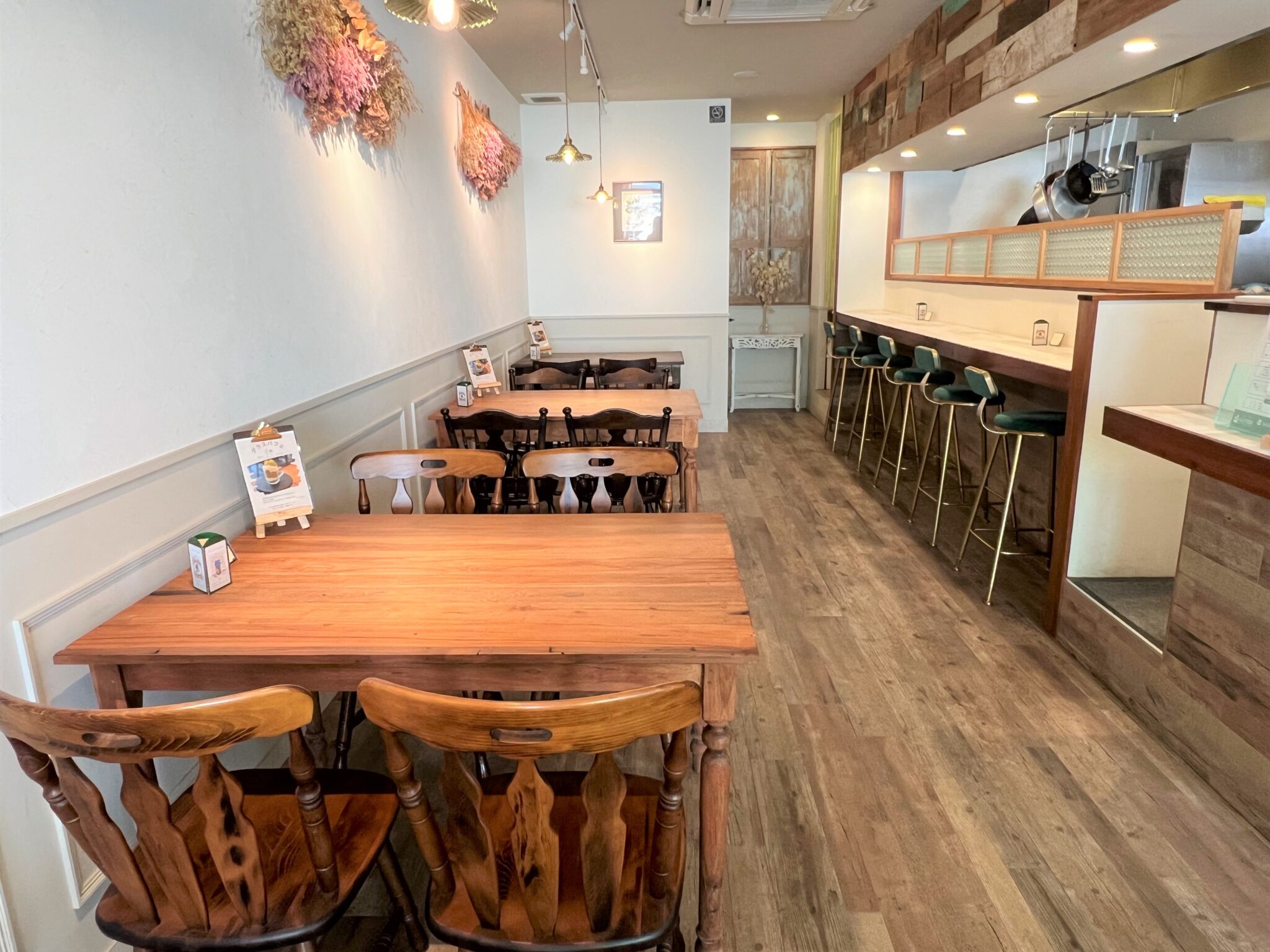 がっつりランチで大満足！倉敷市真備町のアンティークカフェ「GLITTER（グリッター）」 | KCTトクもりっ