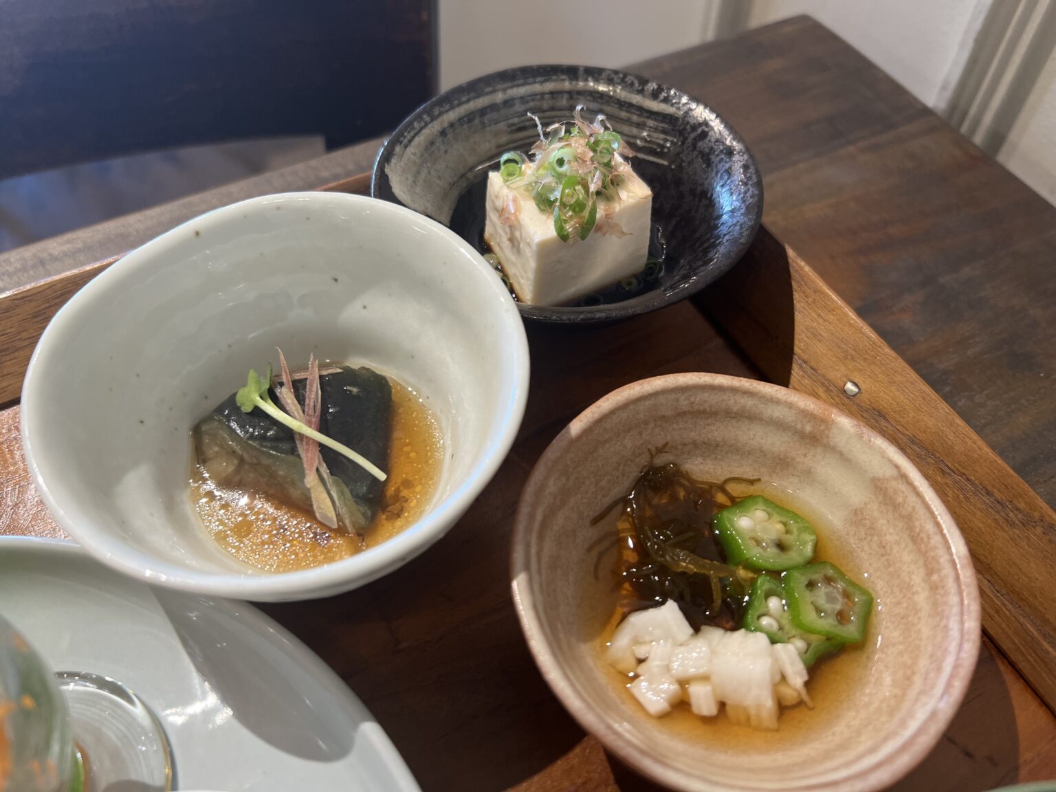 がっつりランチで大満足！倉敷市真備町のアンティークカフェ「GLITTER（グリッター）」 | KCTトクもりっ