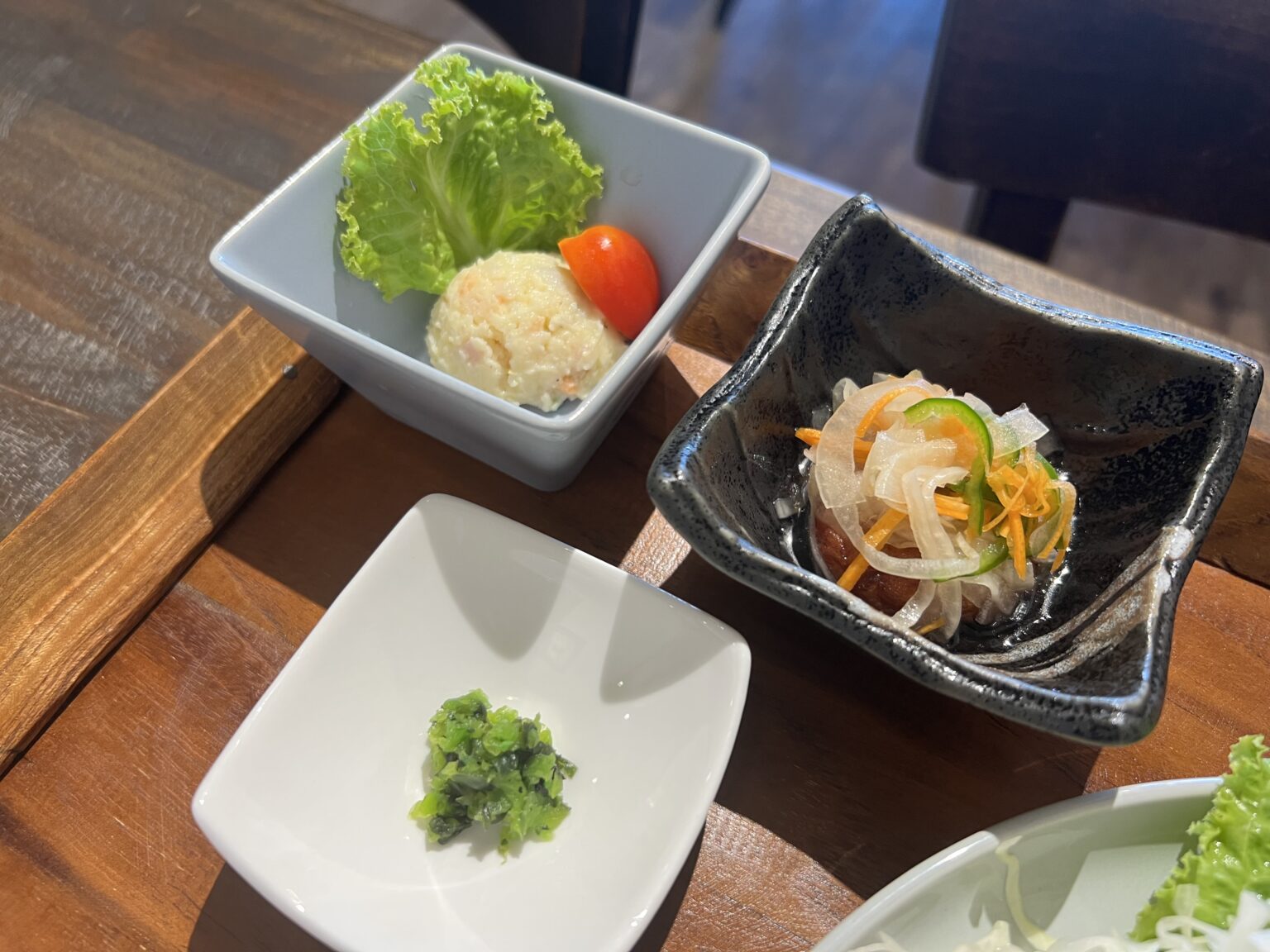 がっつりランチで大満足！倉敷市真備町のアンティークカフェ「GLITTER（グリッター）」 | KCTトクもりっ