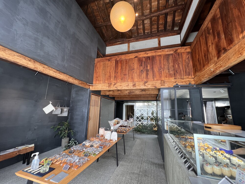 倉敷市児島のカフェ「ロージャンボーロ エンクレーブ(enclave)」美しすぎるパフェが話題！ | KCTトクもりっ