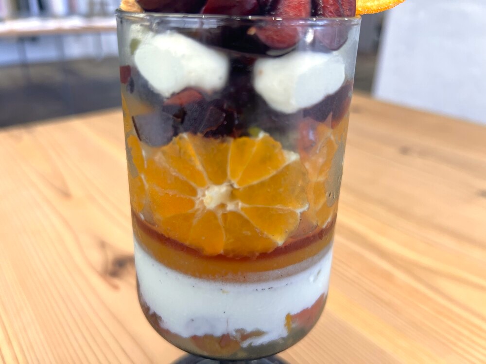 倉敷市児島のカフェ「ロージャンボーロ エンクレーブ(enclave)」美しすぎるパフェが話題！ | KCTトクもりっ