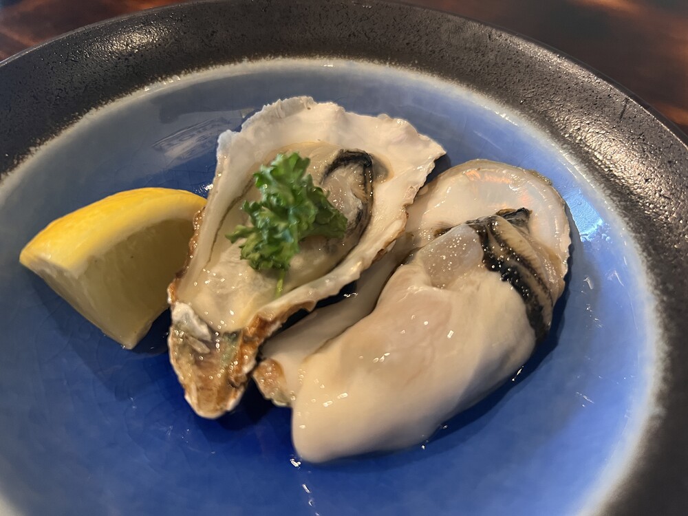 一年中カキが食べられる！牡蠣小屋「燎（かがりび）」が倉敷市水島にオープン | KCTトクもりっ