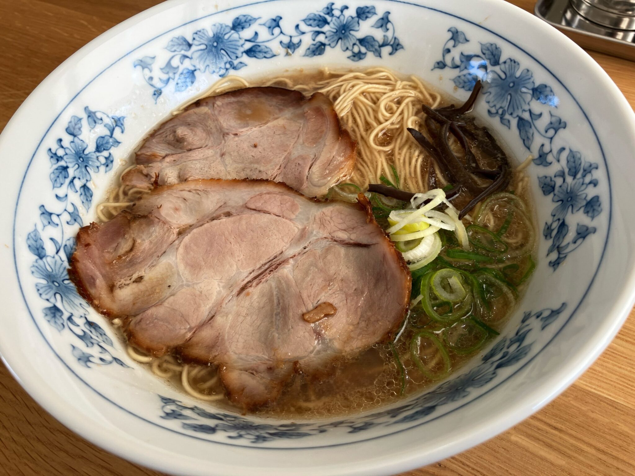 醤油豚骨スープがクセになる🍜 総社市中央に「巳（み）ラーメン」が移転オープン！ | KCTトクもりっ