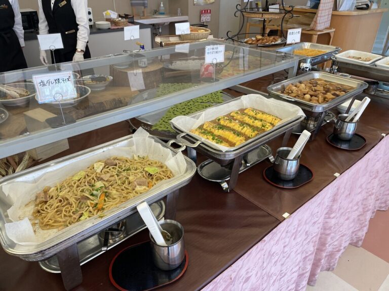 大迫力の海老天丼や定食、土日はランチバイキング復活！総社の国民宿舎サンロード吉備路レストランで贅沢ランチ🍽️ | KCTトクもりっ